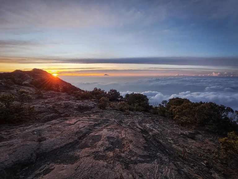 Pendakian Gunung Ciremai: Harga dan Tips Pendakian Terbaik